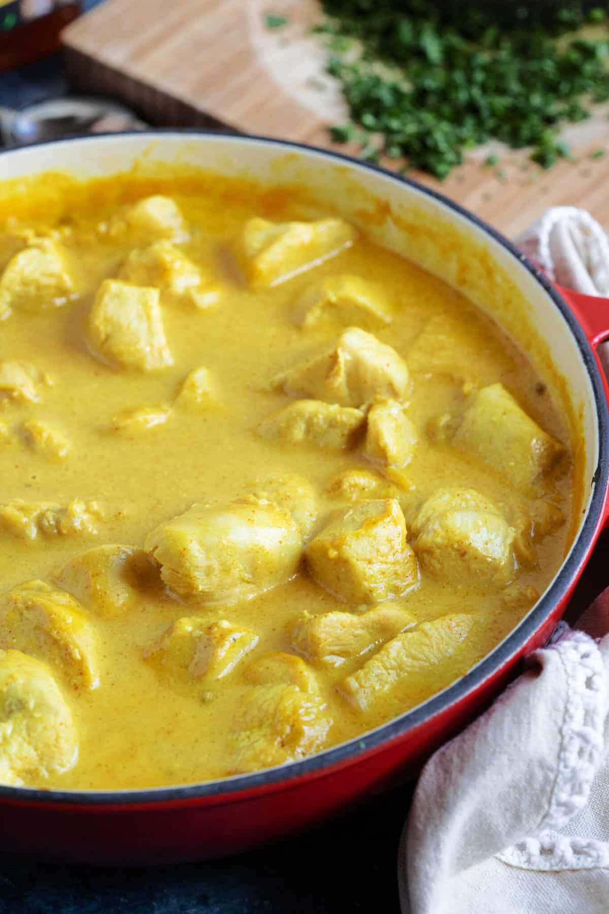 Fruity Mango Chutney Chicken Curry Recipe - Effortless Foodie