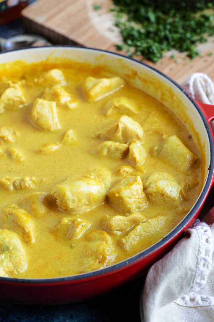 Fruity Mango Chutney Chicken Curry Recipe - Effortless Foodie