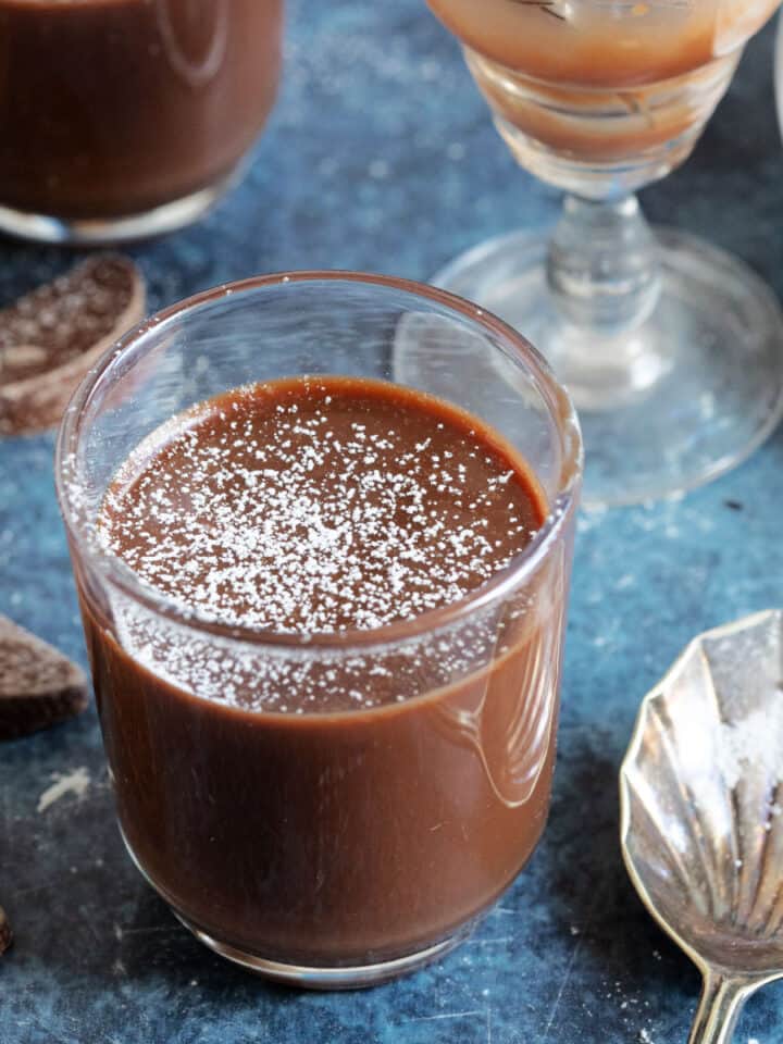 Dark Chocolate and Ginger Tiffin Recipe - Effortless Foodie