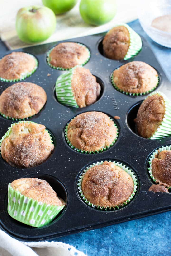 Easy Apple and Cinnamon Muffins Recipe - Effortless Foodie