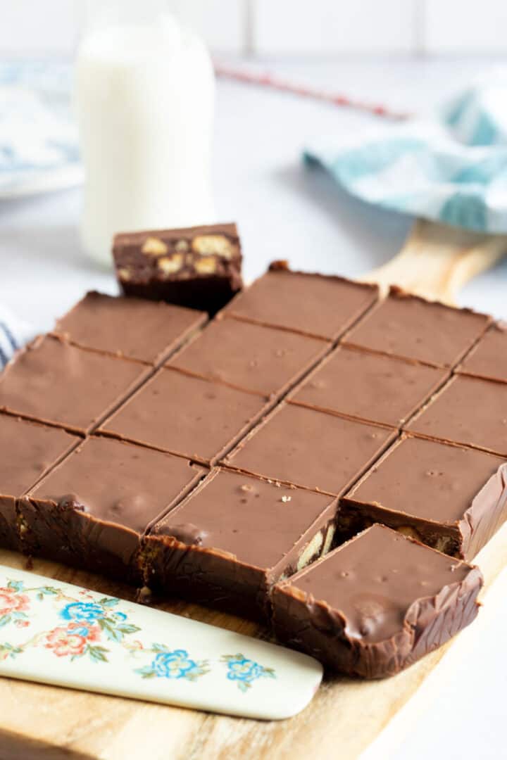 Easy Chocolate Tiffin Recipe - Effortless Foodie