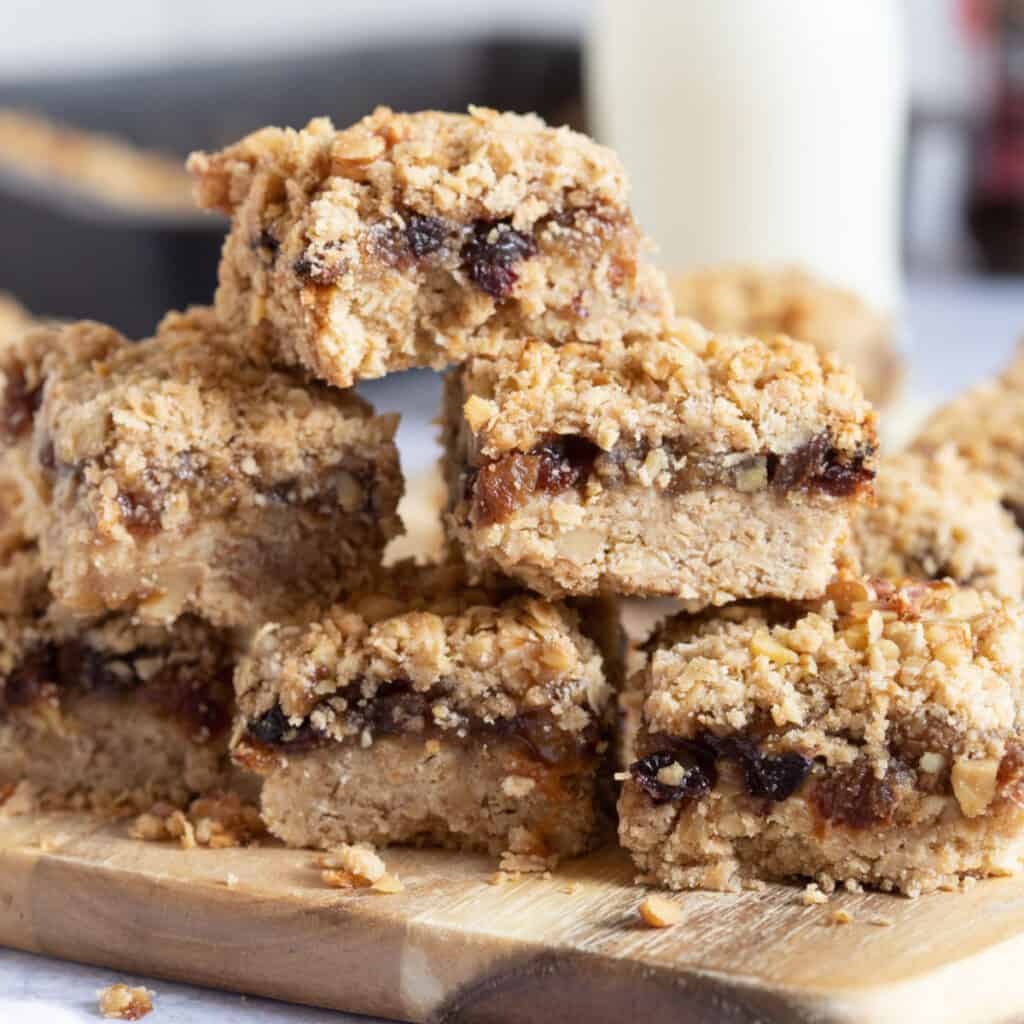 Easy Mincemeat Crumble Slice Recipe - Effortless Foodie