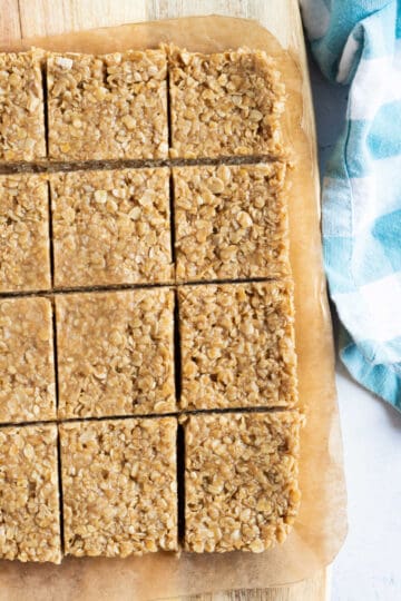Easy No Bake Flapjacks Recipe - Effortless Foodie