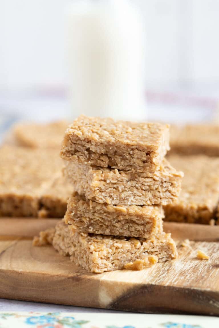 Easy No Bake Flapjacks Recipe - Effortless Foodie