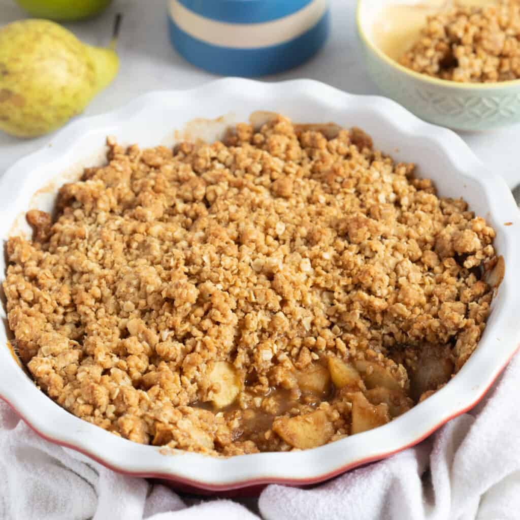 Easy Apple and Pear Crumble Recipe - Effortless Foodie Easy Apple and Pear Crumble Recipe - Effortless Foodie