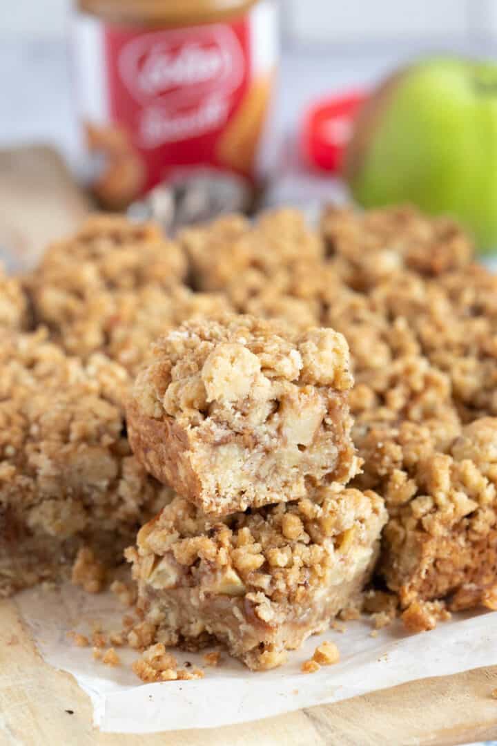 Biscoff Apple Crumble Bars - Effortless Foodie